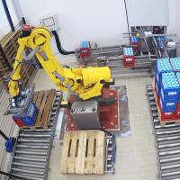 China Fanuc R-2000iC/165F Industrial Robot Arm 165kg High Speed Picking and Placing with PLC Gearbox Motor & Engine Linear Axis for sale