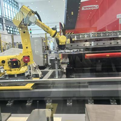 China FANUC R-2000iC/165F Industrial Robot 165kg 2655mm with Pneumatic Suction Cup for Die Casting Machine Bending Machine Handling for sale