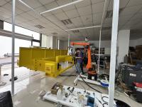 China KUKA Kr16 R2010-2 TIG Welding Robot Cell with Hanli Chiller Megmeet Power Source and 3-Axis H-Type Positioner Welding Robot Cell for sale