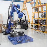 China Yaskawa GP180 Industrial Robotic Arm 180kg Payload 6-Axis Heavy Duty Palletizing Robot with 2702mm Reach for Carton Stacking for sale