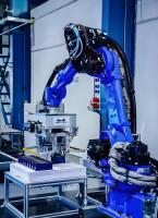 China Yaskawa Motoman GP25-12 Industrial Robot 12kg Payload 2010mm Extended Reach 6-Axis YRC1000 for Large Scale Palletizing Handling for sale