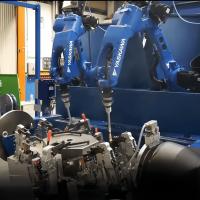 China Yaskawa AR2010 Seam Tracking Welding Cell with Linear Axis Travel for sale