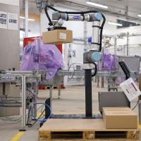 China CE Certified UR16e 6-Axis IP54 Cobot Palletizing Workstation 16kg Collaborative for sale