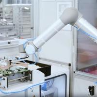 China CE Certified Automatic Universal Robots UR8 6-Axis High Precision Cobot Robot Motor for sale