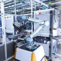 China 16 kgkg Payload 900 mmmm Reach 6-Axis Universal Robots Cobot Arm for sale
