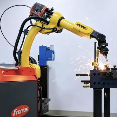 China Fanuc M10iD 12 Six Axis Welding Robot for 80 mm Steel Pipe Joints for sale