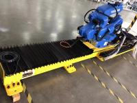 China Automatic Handling and Palletizing Workstation Robot Guide Rail+Yaskawa Robot for sale