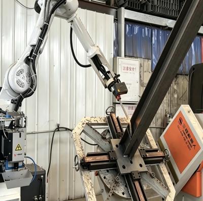 China KUKA KR120 R2700-2 I-Beam Welding Robot for Shipbuilding and Steel Mills for sale