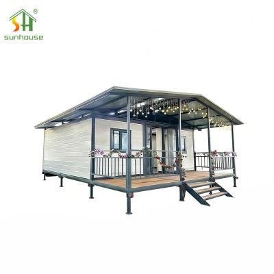 China Compact Expandable Shipping Container Home 40ft Prefab House For Family Living for sale