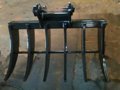 China Our powerful Excavator Brush Rake makes it easy to remove brush and debris from any job site. for sale