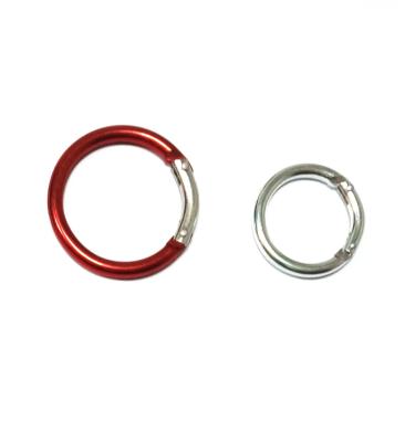 China Hardness Round Climbing Carabiner Clip 25kN Strength Low Moisture Absorption for sale