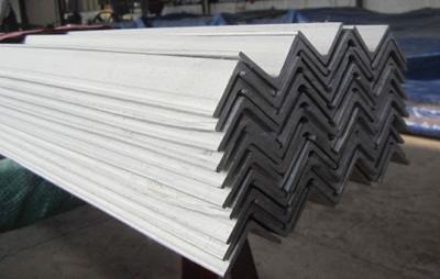 China ASTM A479 304 Stainless Steel Angle Bar 50x50x5 With Slit Edge for sale