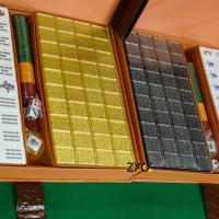 China Gold Black Glitter Crystal Melamine Mahjong Set Acrylic Tiles for Home for sale