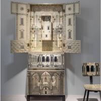 China Hand Painted Solid Wood Wine Cabinet Artistic Modern Hotel Display Design for sale