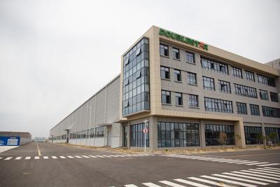 China Prefabricated Steel Frame Commercial Building Q355B High Strength 50 Year Lifespan for sale
