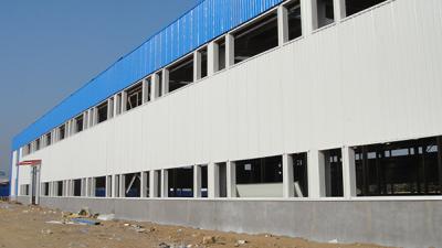 China Q235 Q355 Pre Engineered Metal Building for Industrial Commercial Use 20m Span for sale