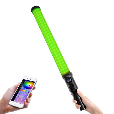 China 24W RGB LED Tube Light with 14 Effects, 6000 Lux Brightness, DMX512 & App Control for Photography Studio for sale