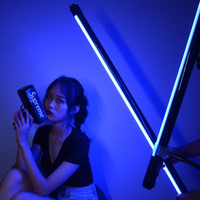 China 95 CRI 4-Foot RGB LED Tube Light 40W with 2800K-9990K Bi-Color Temperature Control for sale