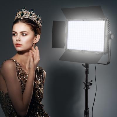 China Bi Color 100W LED Video Studio Light 3200K-5600K CRI 95+ for Photography for sale
