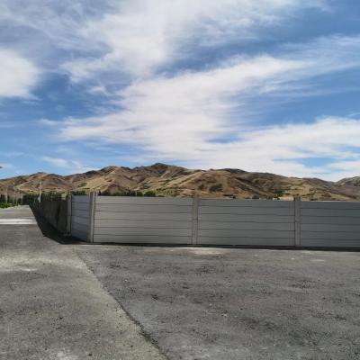 China Lightweight Movable Flood Barrier Anodized Silver Surface Treatment for sale