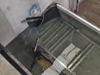 China Silvery White Water Driven Flip Up Flood Barrier Aluminium Alloy for sale