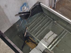 China Silvery White Water Driven Flip Up Flood Barrier Aluminium Alloy for sale