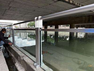 China Convenient Disassembly Flood Control Panel Waterproof Aluminum Glass Flood Control Wall for sale
