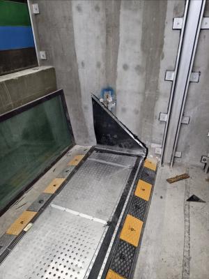 China Discounted Garage Door Waterproof Barrier Automatic Flip Up Flood Barrier for sale