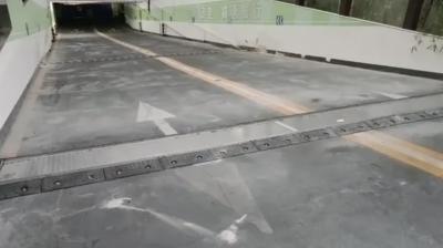 China Automatic Flood Control Embankment at The Factory Exit for sale