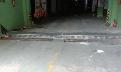 China Wholesale Flood Control Wall Customized Height Automatic Flipping Flood Control Gate for sale