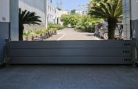 China Anodized Silver Aluminum Flood Barrier Innovative Control System Community Glass Waterproof for sale