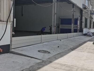 China Thickened Safety Guardrail Panel Demountable Flood Barrier Glass Flood Control Wall for sale