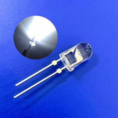 China Dip Traffic Warning Light LED Diode 5mm 45deg White Color 9000K 22000mcd Clear Lens With Stopper for sale