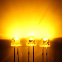 China 0.5W 5mm 585-595nm Yellow Color 4000-5000mcd Strawhat Shape Clear Lens 120deg Light Emitting Diode for sale