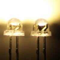 China 0.5W 5mm 2700-3500K Warm White Color 10-11 LM 120deg Strawhat Shape Transparent Lens Diode Light for sale