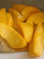 China OEM Vacuum Fried Potato Chunks - 4kg Carton, 12 Month Shelf Life, BRC & KOSHER Certified Healthy Snacks for sale