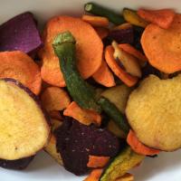 China Organic Mixed Dried Vegetable Chips Snacks - BRC & KOSHER Certified, 12 Month Shelf Life, Baked Processing for sale