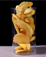 China Vacuum Fried Yellow Peach Chips 2.5kg Bag Crunchy Healthy Snack BRC Kosher for sale
