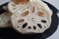 China Low Temperature Vacuum Fried Lotus Root Chips 4kg Bulk Crispy Dehydrated Vegetable Snack for sale