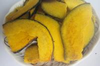 China Vacuum Fried Pumpkin Chips 4kg Bulk BRC Kosher Certified Healthy Nut Snack OEM for sale
