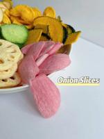 China Vacuum Fried Dried Onion Chips OU KOSHER Low Calorie Snack 12 Month Shelf Life for sale