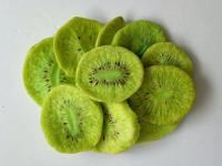 China Nutritious Dried Fruits Vegetables OEM Dehydrated Kiwi Chips for sale