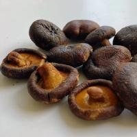 China BRC Certified Vacuum Fried Crispy Shiitake Mushrooms 5kg Salty Healthy Vegetable Snack for sale