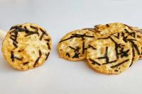 China Seaweed Round Rice Crackers 4.5cm Diameter with 12 Month Shelf Life - BRC & KOSHER Certified Grain Snacks for sale