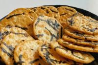 China Seaweed Round Rice Crackers 4.5cm Diameter with 12 Month Shelf Life - BRC & KOSHER Certified Grain Snacks for sale