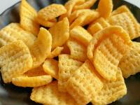 China Spicy Prawn Crackers Shrimp Rice Snacks 100g Pack with 2203KJ Energy and Custom Packaging Options for sale