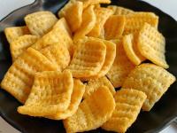 China Spicy Prawn Crackers Shrimp Rice Snacks 100g Pack with 2203KJ Energy and Custom Packaging Options for sale