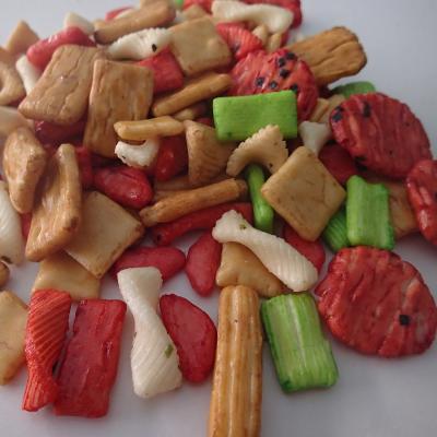 China OEM Japanese Rice Crackers Semi Soft Sesame Snacks 7.5KG Bulk with BRC Kosher Certification for sale