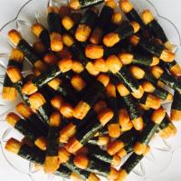 China Seaweed Rolled Rice Cracker Snacks - 8kg Carton Bulk Pack, Japanese Style Puffed Rice with High-Quality Nori for sale