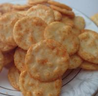 China Jasmine Rice Crackers 2.5kg & 5kg Bulk Packaging with 1 Year Shelf Life for Wholesale Distribution for sale